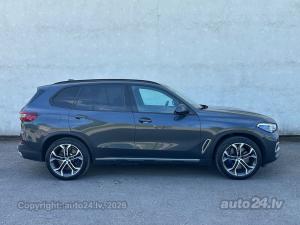 Pelēks BMW X5 2021 Tallina, ar dzinēja tilpumu 3.00 L un nobraukumu 92 tūkst. km par 51500 €, foto 3 vietnē AUTOMOTO.COM.LV