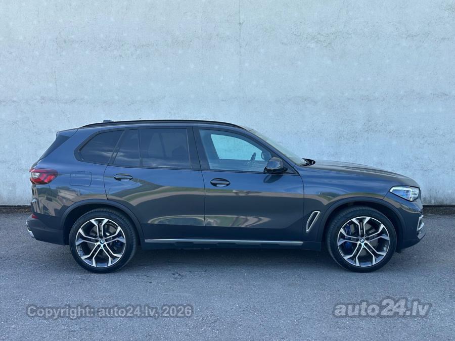 Pelēks BMW X5 2021 Tallina, ar dzinēja tilpumu 3.00 L un nobraukumu 92 tūkst. km par 51500 €, foto 3 vietnē AUTOMOTO.COM.LV