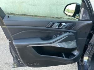 Pelēks BMW X5 2021 Tallina, ar dzinēja tilpumu 3.00 L un nobraukumu 92 tūkst. km par 51500 €, foto 14 vietnē AUTOMOTO.COM.LV