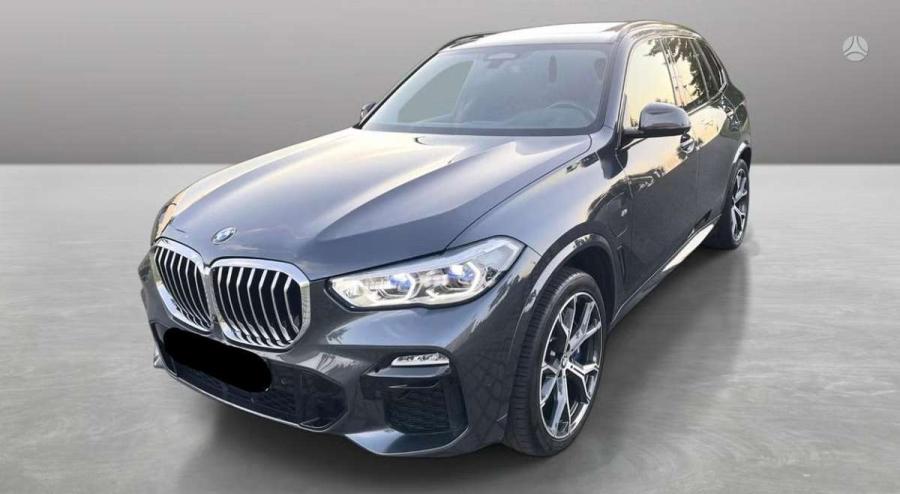 Pelēks BMW X5 2021 Viļņa, ar dzinēja tilpumu 3.00 L un nobraukumu 108 tūkst. km par 59500 €, foto 1 vietnē AUTOMOTO.COM.LV
