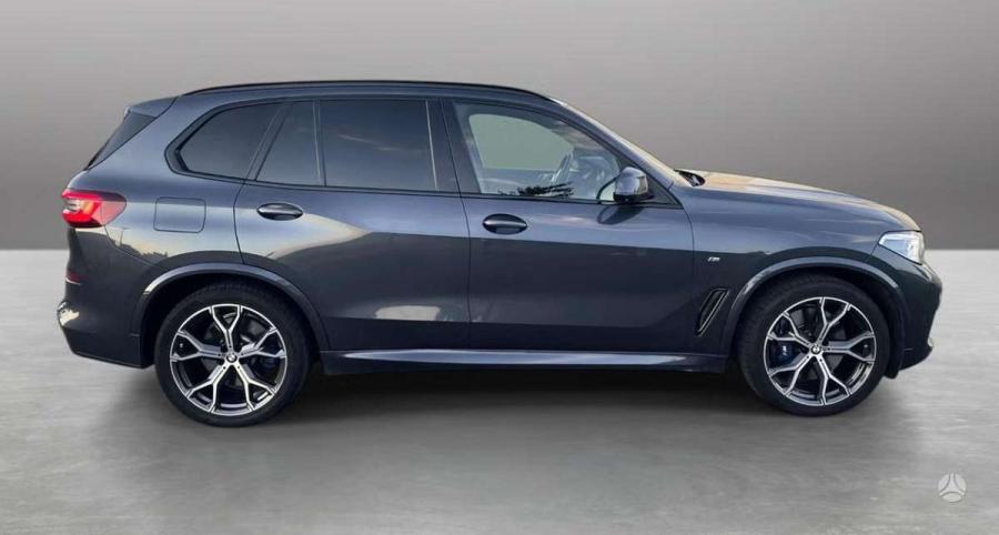Pelēks BMW X5 2021 Viļņa, ar dzinēja tilpumu 3.00 L un nobraukumu 108 tūkst. km par 59500 €, foto 4 vietnē AUTOMOTO.COM.LV