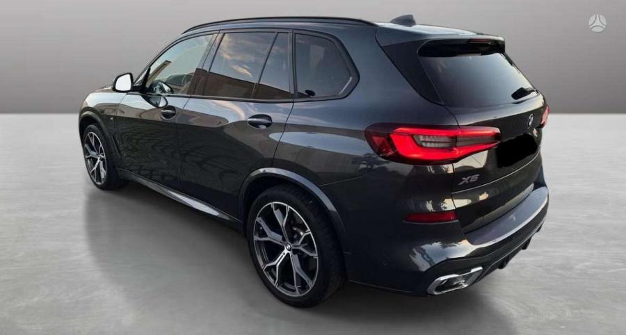 Pelēks BMW X5 2021 Viļņa, ar dzinēja tilpumu 3.00 L un nobraukumu 108 tūkst. km par 59500 €, foto 6 vietnē AUTOMOTO.COM.LV