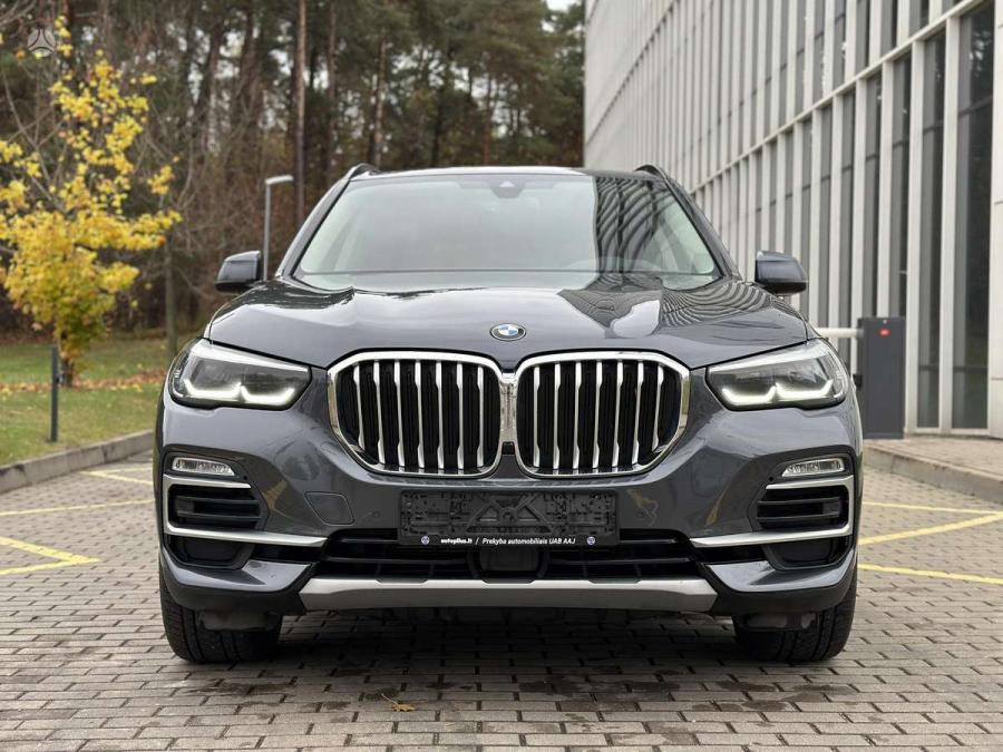 Pelēks BMW X5 2021 Viļņa, ar dzinēja tilpumu 3.00 L un nobraukumu 149 tūkst. km par 41899 €, foto 3 vietnē AUTOMOTO.COM.LV