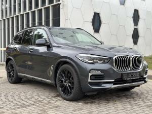 Pelēks BMW X5 2021 Viļņa, ar dzinēja tilpumu 3.00 L un nobraukumu 149 tūkst. km par 41899 €, foto 4 vietnē AUTOMOTO.COM.LV
