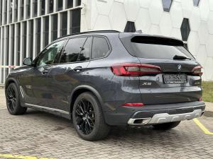 Pelēks BMW X5 2021 Viļņa, ar dzinēja tilpumu 3.00 L un nobraukumu 149 tūkst. km par 41899 €, foto 7 vietnē AUTOMOTO.COM.LV