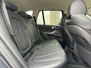 Pelēks BMW X5 2021 Viļņa, ar dzinēja tilpumu 3.00 L un nobraukumu 149 tūkst. km par 41899 €, foto 16 vietnē AUTOMOTO.COM.LV