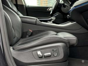 Pelēks BMW X5 2021 Viļņa, ar dzinēja tilpumu 3.00 L un nobraukumu 149 tūkst. km par 41899 €, foto 18 vietnē AUTOMOTO.COM.LV