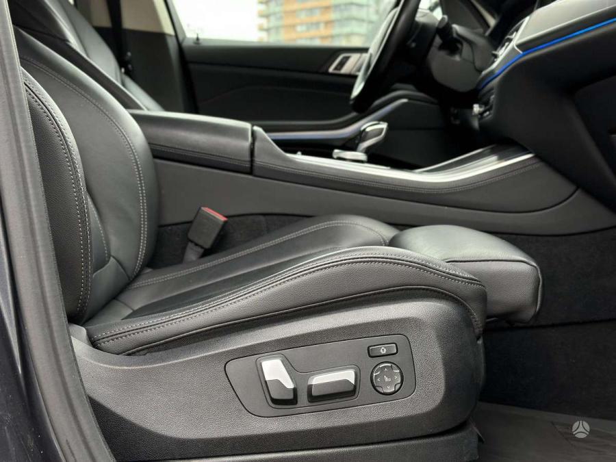 Pelēks BMW X5 2021 Viļņa, ar dzinēja tilpumu 3.00 L un nobraukumu 149 tūkst. km par 41899 €, foto 18 vietnē AUTOMOTO.COM.LV