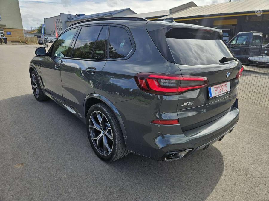 Pelēks BMW X5 2021 Šauļi, ar dzinēja tilpumu 3.00 L un nobraukumu 268 tūkst. km par 33900 €, foto 5 vietnē AUTOMOTO.COM.LV