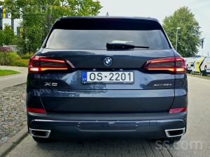 Grey BMW X5 2021 in Riga, with an engine capacity of 3.00 L and mileage of 169 thousand km for 34490 €, photo 8 on AUTOMOTO.COM.LV