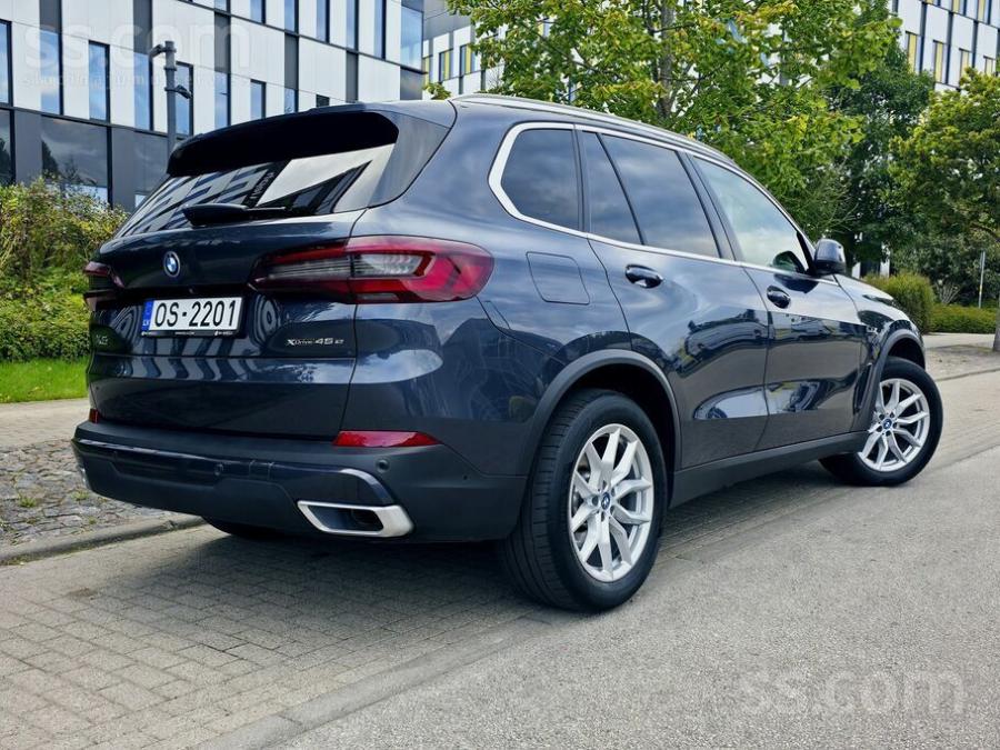 Grey BMW X5 2021 in Riga, with an engine capacity of 3.00 L and mileage of 169 thousand km for 34490 €, photo 9 on AUTOMOTO.COM.LV