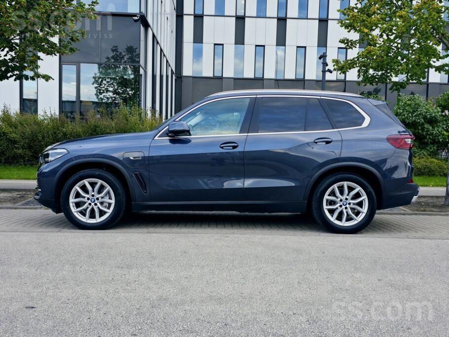 Grey BMW X5 2021 in Riga, with an engine capacity of 3.00 L and mileage of 169 thousand km for 34490 €, photo 10 on AUTOMOTO.COM.LV