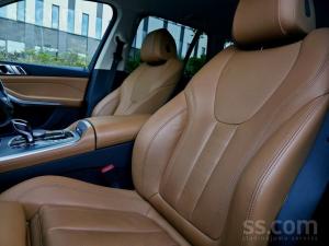 Grey BMW X5 2021 in Riga, with an engine capacity of 3.00 L and mileage of 169 thousand km for 34490 €, photo 16 on AUTOMOTO.COM.LV