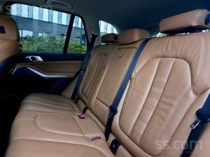 Grey BMW X5 2021 in Riga, with an engine capacity of 3.00 L and mileage of 169 thousand km for 34490 €, photo 23 on AUTOMOTO.COM.LV