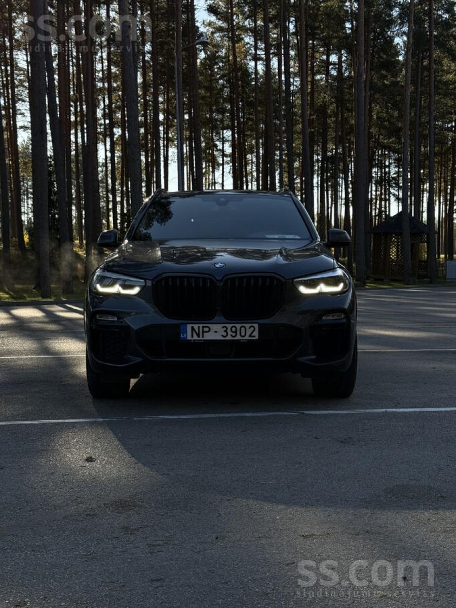 Grey BMW X5 2021 in Riga, with an engine capacity of 3.00 L and mileage of 139 thousand km for 45900 €, photo 3 on AUTOMOTO.COM.LV