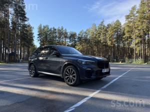 Grey BMW X5 2021 in Riga, with an engine capacity of 3.00 L and mileage of 139 thousand km for 45900 €, photo 4 on AUTOMOTO.COM.LV