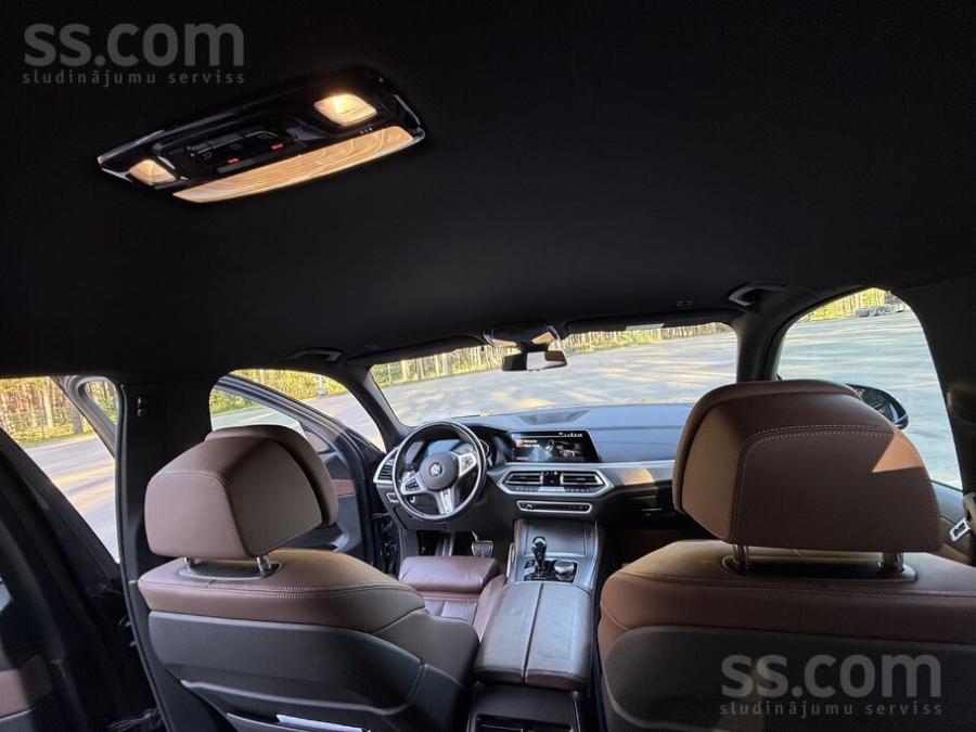 Grey BMW X5 2021 in Riga, with an engine capacity of 3.00 L and mileage of 139 thousand km for 45900 €, photo 6 on AUTOMOTO.COM.LV