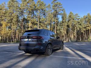 Grey BMW X5 2021 in Riga, with an engine capacity of 3.00 L and mileage of 139 thousand km for 45900 €, photo 8 on AUTOMOTO.COM.LV