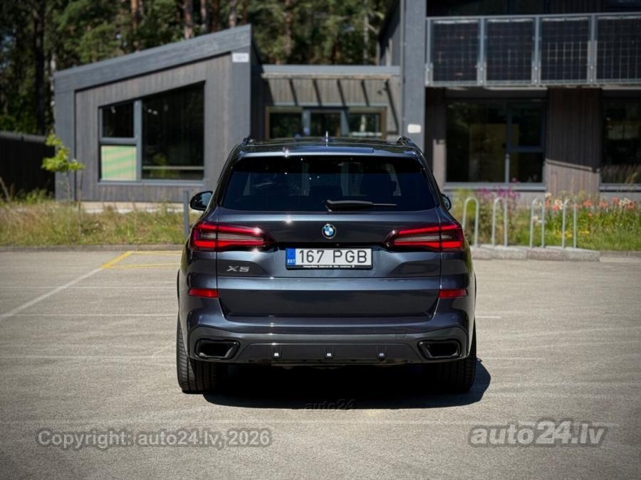 Grey BMW X5 2022 in Tallinn, with an engine capacity of 3.00 L and mileage of 66 thousand km for 60999 €, photo 5 on AUTOMOTO.COM.LV