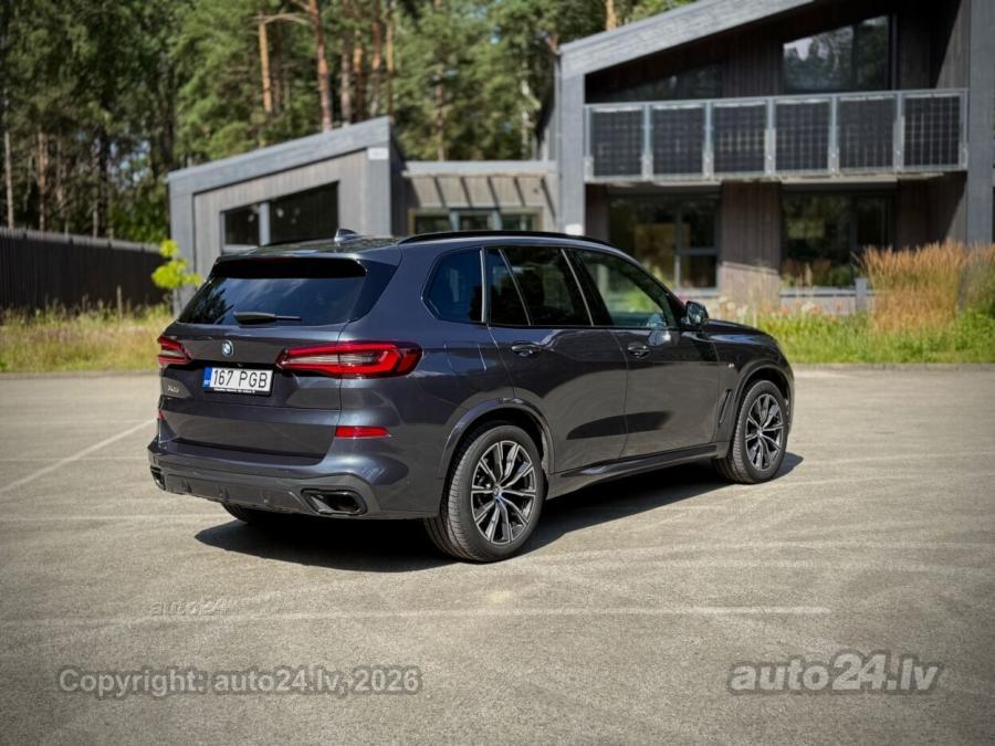 Grey BMW X5 2022 in Tallinn, with an engine capacity of 3.00 L and mileage of 66 thousand km for 60999 €, photo 6 on AUTOMOTO.COM.LV