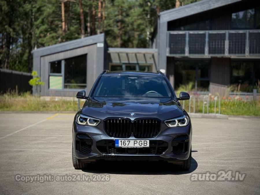 Grey BMW X5 2022 in Tallinn, with an engine capacity of 3.00 L and mileage of 66 thousand km for 60999 €, photo 9 on AUTOMOTO.COM.LV
