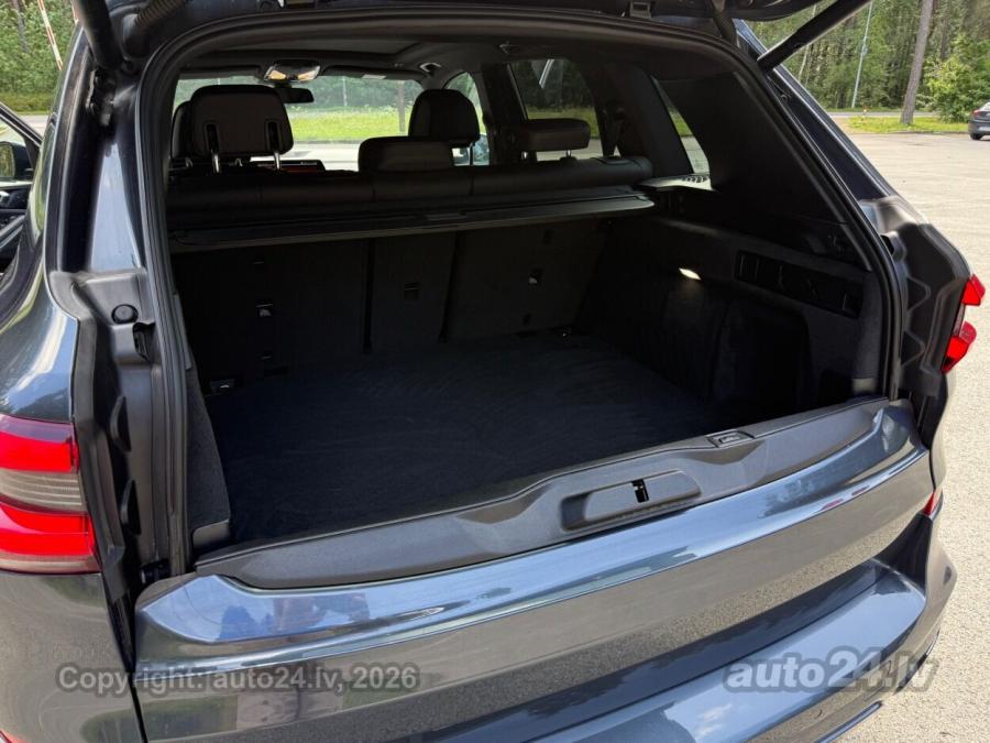 Grey BMW X5 2022 in Tallinn, with an engine capacity of 3.00 L and mileage of 66 thousand km for 60999 €, photo 17 on AUTOMOTO.COM.LV