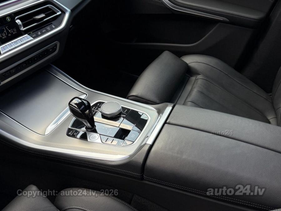 Grey BMW X5 2022 in Tallinn, with an engine capacity of 3.00 L and mileage of 66 thousand km for 60999 €, photo 27 on AUTOMOTO.COM.LV