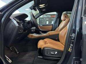 Pelēks BMW X5 2022 Viļņa, ar dzinēja tilpumu 3.00 L un nobraukumu 164 tūkst. km par 49777 €, foto 10 vietnē AUTOMOTO.COM.LV