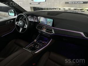 Pelēks BMW X5 2022 Rīga, ar dzinēja tilpumu 3.00 L un nobraukumu 152 tūkst. km par 55500 €, foto 28 vietnē AUTOMOTO.COM.LV