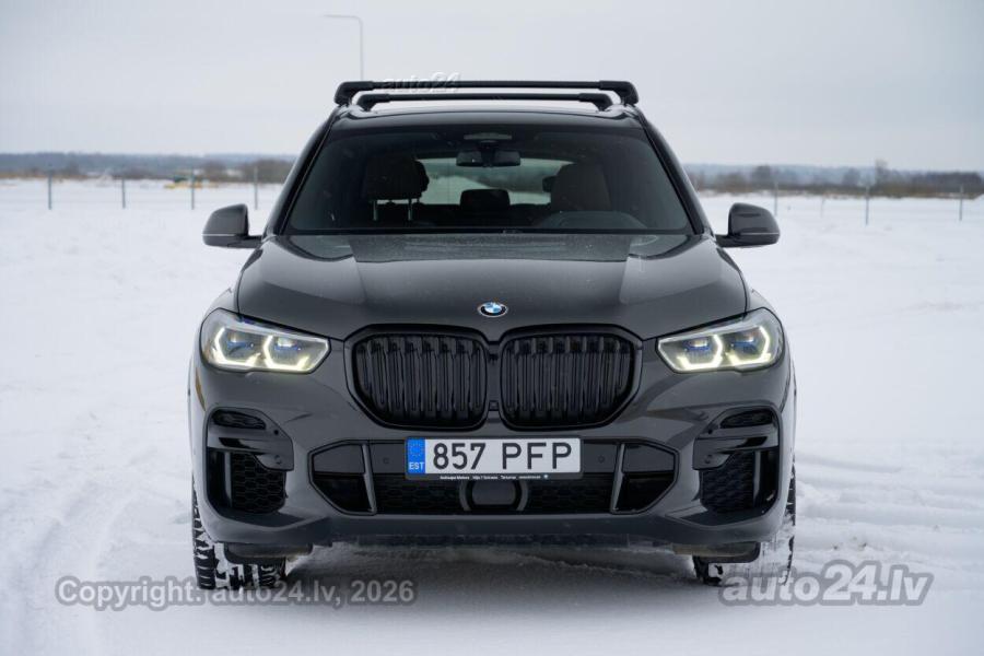 Pelēks BMW X5 2022 Tallina, ar dzinēja tilpumu 4.40 L un nobraukumu 76 tūkst. km par 59500 €, foto 1 vietnē AUTOMOTO.COM.LV