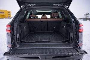 Pelēks BMW X5 2022 Tallina, ar dzinēja tilpumu 4.40 L un nobraukumu 76 tūkst. km par 59500 €, foto 7 vietnē AUTOMOTO.COM.LV