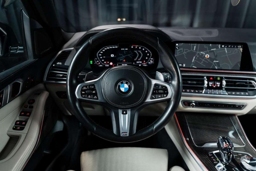 Pelēks BMW X5 2022 Viļņa, ar dzinēja tilpumu 4.39 L un nobraukumu 90 tūkst. km par 54999 €, foto 24 vietnē AUTOMOTO.COM.LV