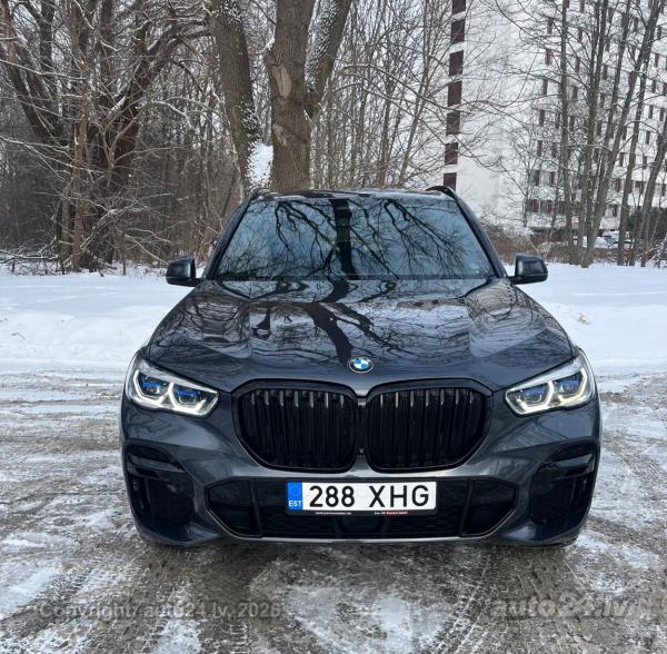 Grey BMW X5 2022 in Tallinn, with an engine capacity of 3.00 L and mileage of 92 thousand km for 60500 €, photo 1 on AUTOMOTO.COM.LV