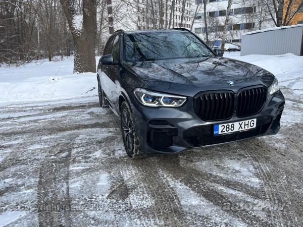 Grey BMW X5 2022 in Tallinn, with an engine capacity of 3.00 L and mileage of 92 thousand km for 60500 €, photo 2 on AUTOMOTO.COM.LV