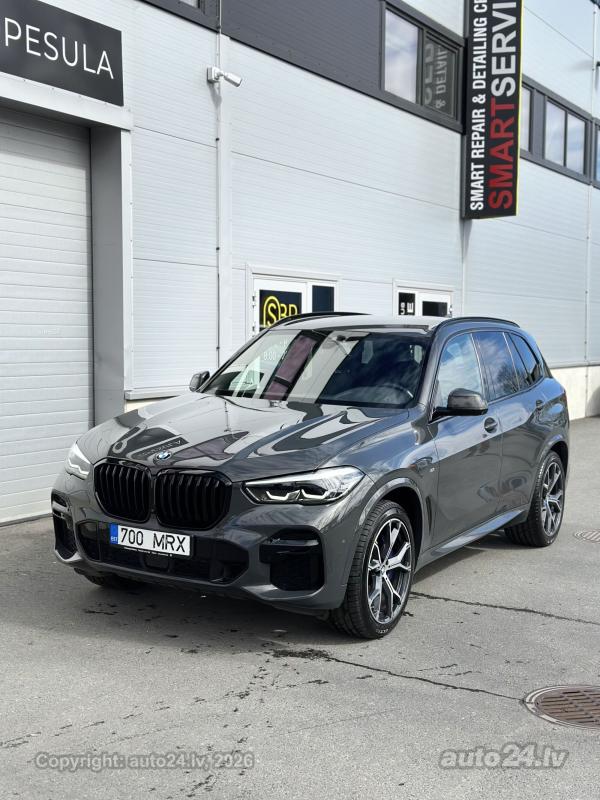 Grey BMW X5 2022 in Tallinn, with an engine capacity of 3.00 L and mileage of 74 thousand km for 65000 €, photo 2 on AUTOMOTO.COM.LV