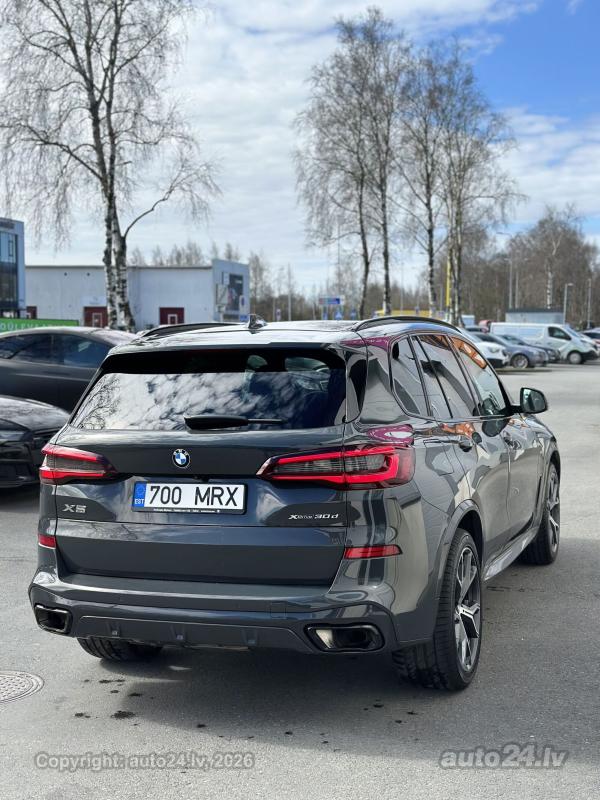 Pelēks BMW X5 2022 Tallina, ar dzinēja tilpumu 3.00 L un nobraukumu 74 tūkst. km par 65000 €, foto 9 vietnē AUTOMOTO.COM.LV