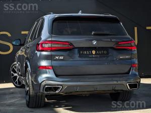 Grey BMW X5 2022 in Tukums, with an engine capacity of 3.00 L and mileage of 125 thousand km for 49990 €, photo 4 on AUTOMOTO.COM.LV