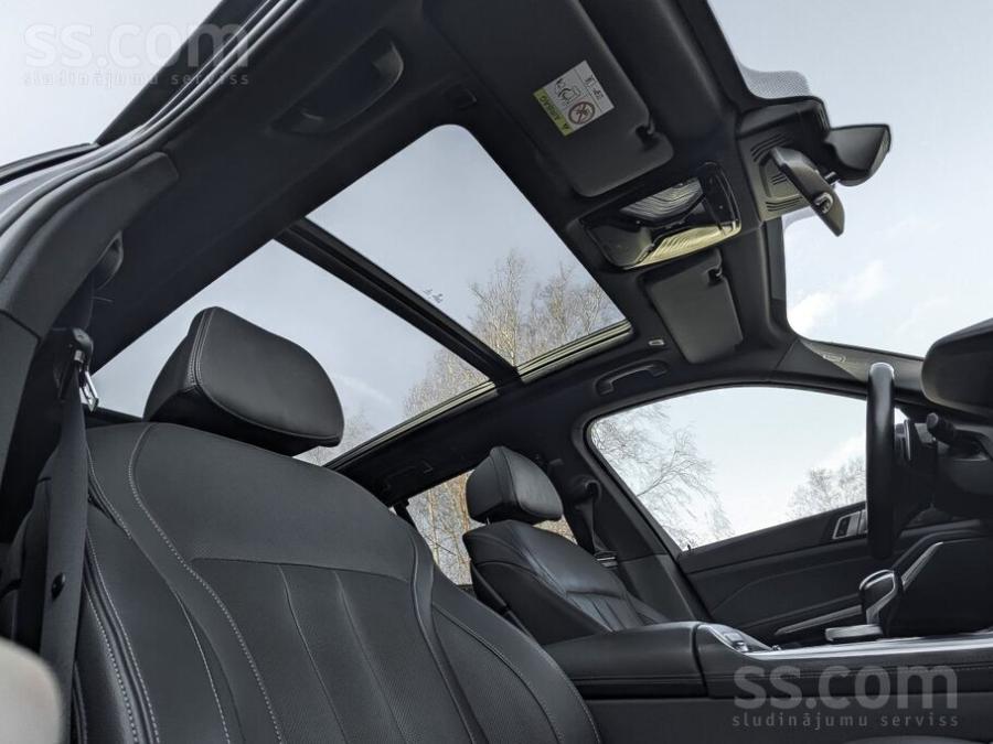 Grey BMW X5 2022 in Tukums, with an engine capacity of 3.00 L and mileage of 125 thousand km for 49990 €, photo 10 on AUTOMOTO.COM.LV