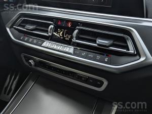 Grey BMW X5 2022 in Tukums, with an engine capacity of 3.00 L and mileage of 125 thousand km for 49990 €, photo 18 on AUTOMOTO.COM.LV