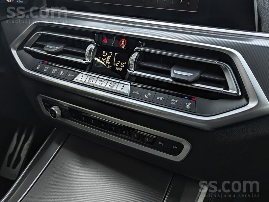 Grey BMW X5 2022 in Tukums, with an engine capacity of 3.00 L and mileage of 125 thousand km for 49990 €, photo 18 on AUTOMOTO.COM.LV