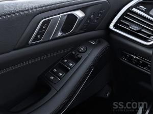 Grey BMW X5 2022 in Tukums, with an engine capacity of 3.00 L and mileage of 125 thousand km for 49990 €, photo 33 on AUTOMOTO.COM.LV