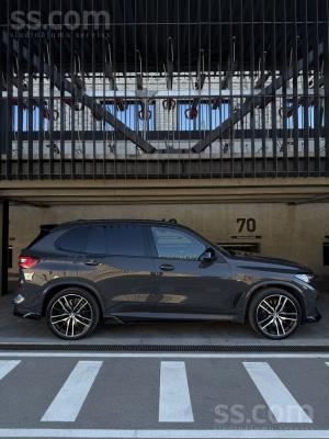 Pelēks BMW X5 2022 Rīga, ar dzinēja tilpumu 3.00 L un nobraukumu 157 tūkst. km par 53990 €, foto 14 vietnē AUTOMOTO.COM.LV
