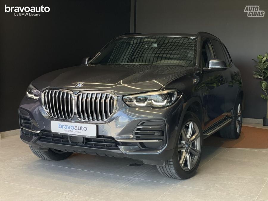Pelēks BMW X5 2022 Klaipėda, ar dzinēja tilpumu 3.00 L un nobraukumu 72 tūkst. km par 49991 €, foto 1 vietnē AUTOMOTO.COM.LV
