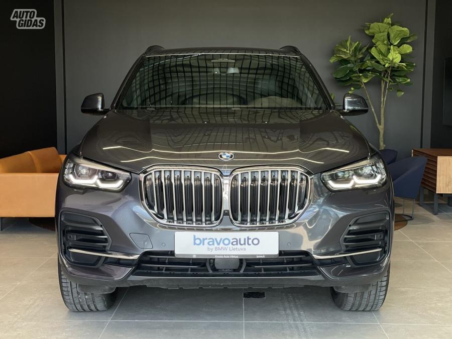 Pelēks BMW X5 2022 Klaipėda, ar dzinēja tilpumu 3.00 L un nobraukumu 72 tūkst. km par 49991 €, foto 3 vietnē AUTOMOTO.COM.LV