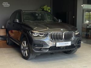 Pelēks BMW X5 2022 Klaipėda, ar dzinēja tilpumu 3.00 L un nobraukumu 72 tūkst. km par 49991 €, foto 4 vietnē AUTOMOTO.COM.LV