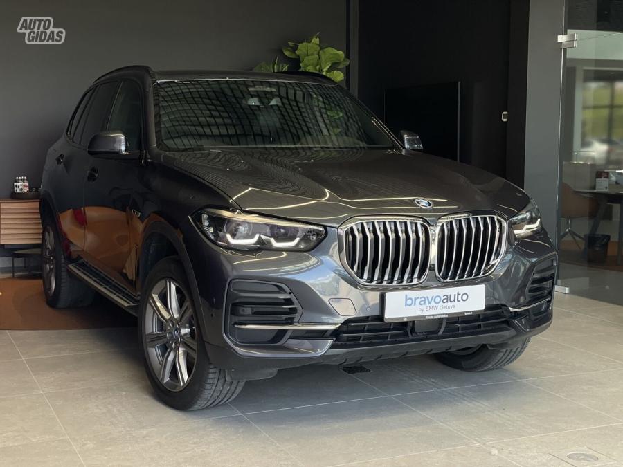 Pelēks BMW X5 2022 Klaipėda, ar dzinēja tilpumu 3.00 L un nobraukumu 72 tūkst. km par 49991 €, foto 4 vietnē AUTOMOTO.COM.LV