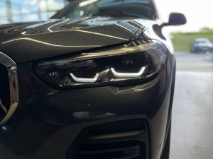 Pelēks BMW X5 2022 Klaipėda, ar dzinēja tilpumu 3.00 L un nobraukumu 72 tūkst. km par 49991 €, foto 9 vietnē AUTOMOTO.COM.LV