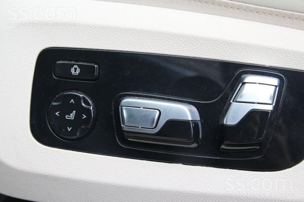 Grey BMW X5 2022 in Riga, with an engine capacity of 3.00 L and mileage of 108 thousand km for 54990 €, photo 9 on AUTOMOTO.COM.LV