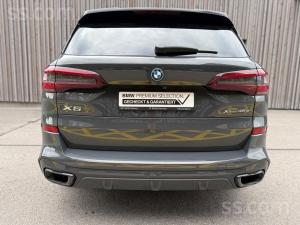 Grey BMW X5 2022 in Riga, with an engine capacity of 3.00 L and mileage of 107 thousand km for 54550 €, photo 4 on AUTOMOTO.COM.LV