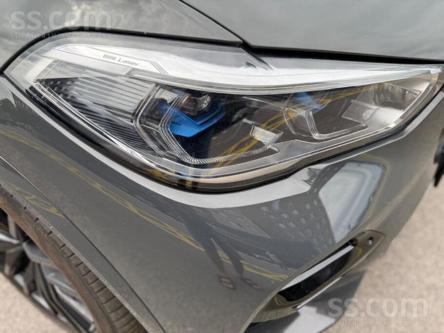 Grey BMW X5 2022 in Riga, with an engine capacity of 3.00 L and mileage of 107 thousand km for 54550 €, photo 5 on AUTOMOTO.COM.LV